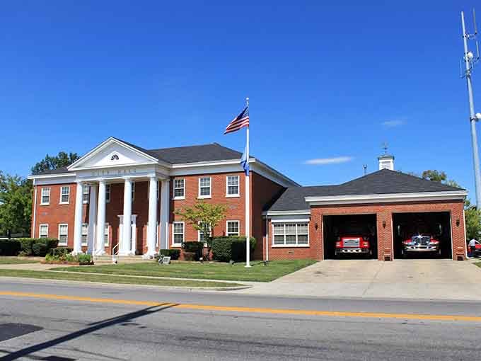 Even the fire station looks like it's ready to welcome you with Southern hospitality and freshly baked cookies.