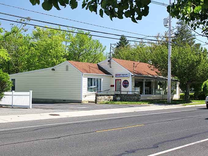 This unassuming roadside spot proves Spring Lake keeps things refreshingly real, even off the main drag.