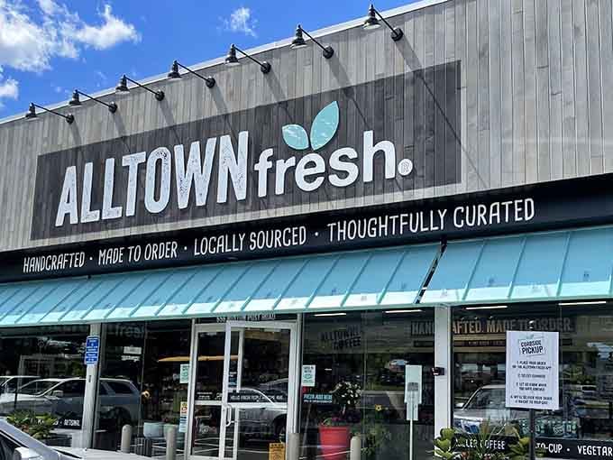 That turquoise awning is basically a beacon of hope for anyone tired of sad convenience store food.