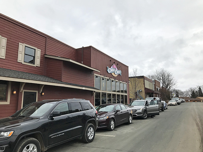 The kind of place where the parking lot tells you everything: locals know what's good.
