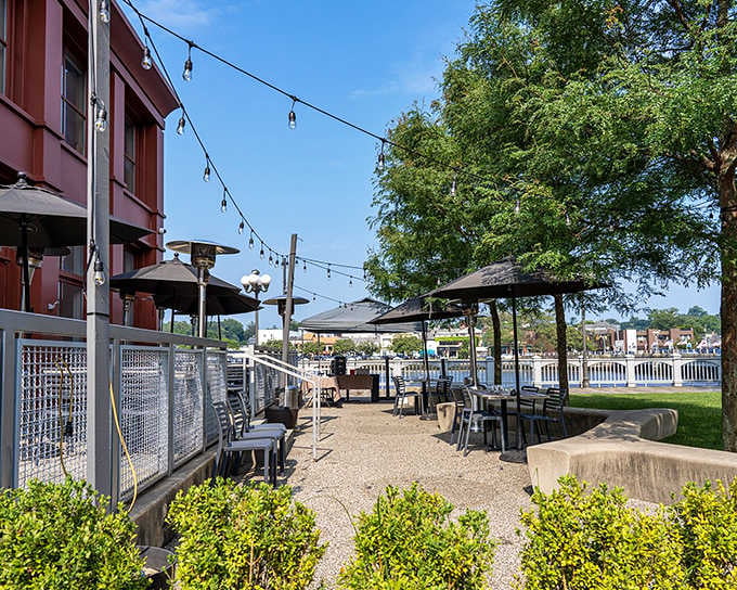 The waterfront patio transforms your Japanese dining experience into an alfresco affair, because sometimes sushi tastes even better with a river view.