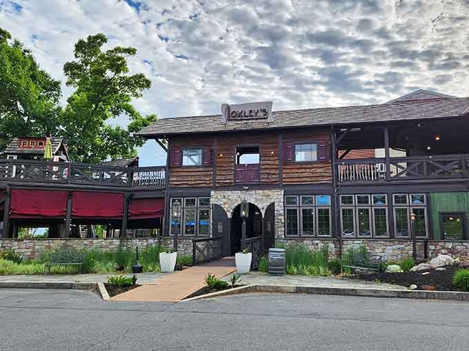 The kind of place that looks equally inviting whether you're arriving for lunch or a celebratory dinner.