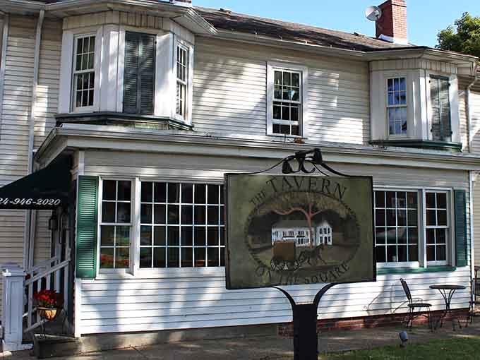 That white clapboard exterior isn't just pretty&mdash;it's a beacon calling hungry travelers from three counties away.