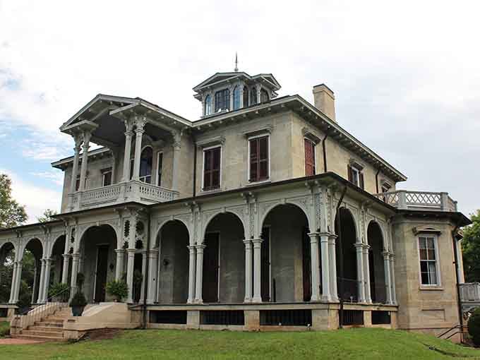 When a mansion looks this magnificent, you half expect Scarlett O'Hara to answer the door herself.