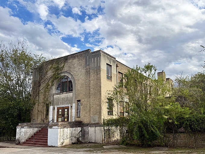 Nothing says "welcome to Texas" quite like having the world's most haunted hospital in your neighborhood.