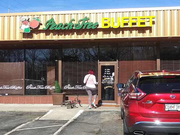 That cheerful peach logo beckons like a Southern grandmother waving you in for Sunday supper.