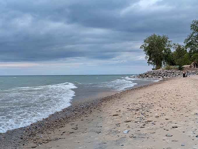 That moment when Lake Michigan decides to cosplay as the Caribbean and absolutely nails it.