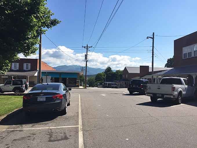 Mountains frame every view in Hayesville, turning ordinary errands into scenic adventures worth photographing.