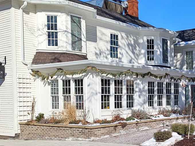 That white clapboard exterior isn't just pretty&mdash;it's a beacon calling hungry travelers from three counties away.