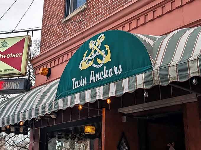 That striped awning has been beckoning hungry souls to rib paradise since before your favorite streaming service existed.