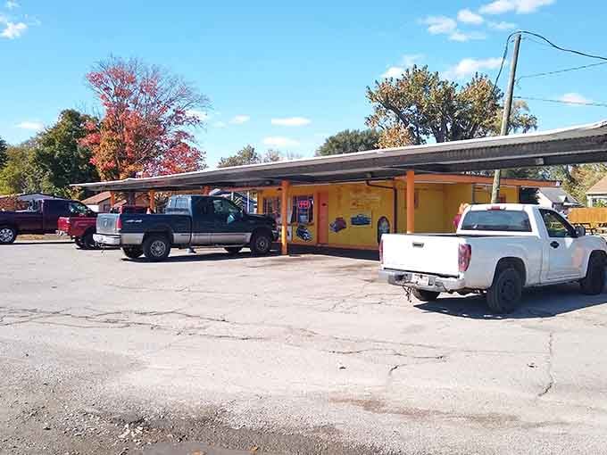 That cheerful canopy and those vintage vibes aren't just for show &ndash; this is where burger dreams come true.