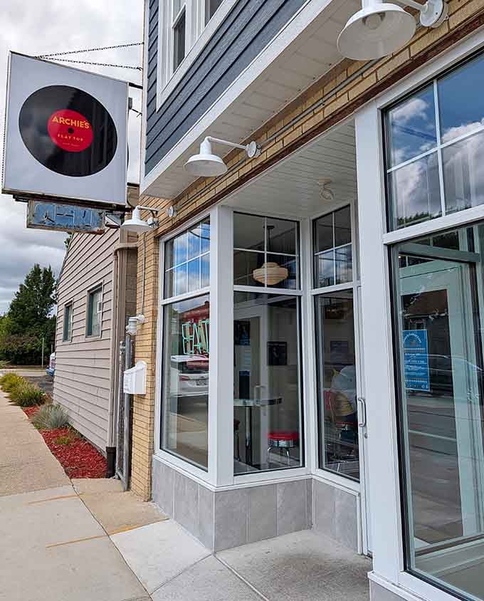 Corner location with big windows means everyone walking by can see exactly what they're missing out on.