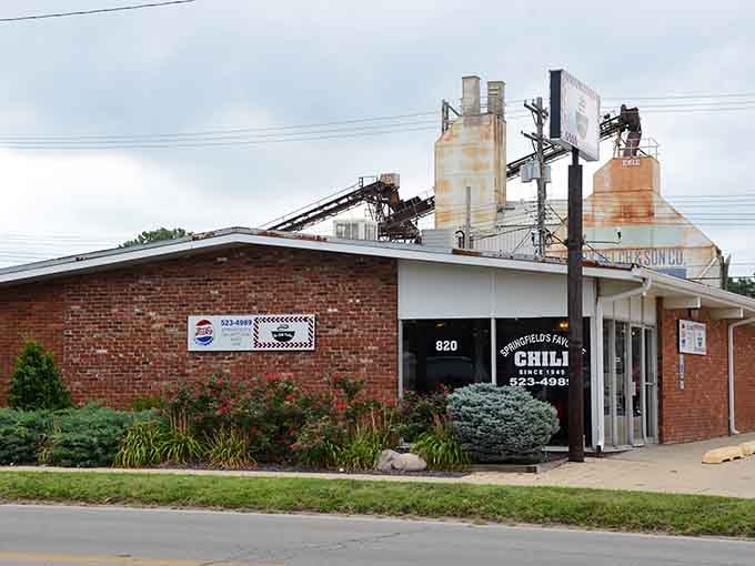 Industrial Springfield backdrop meets comfort food paradise, proving the best meals don't need fancy neighborhoods.