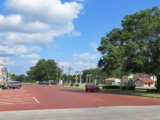The Tiny Texas Town That's Secretly One Of The Best Antiquing ...