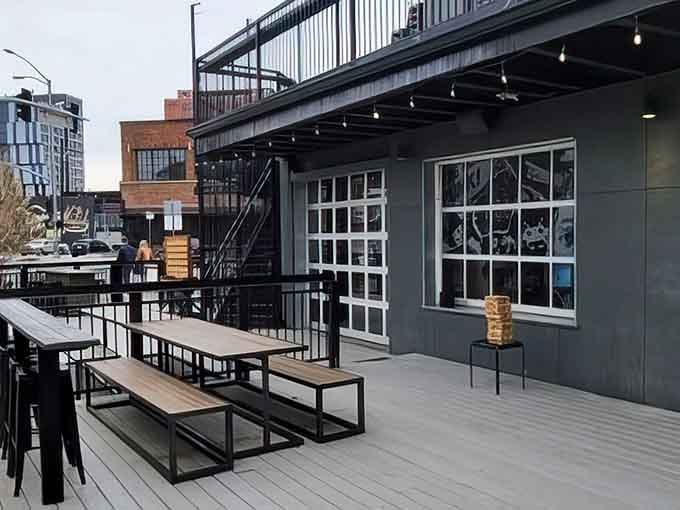 There's A Quirky Arcade Bar In Missouri That's Made For Big Kids