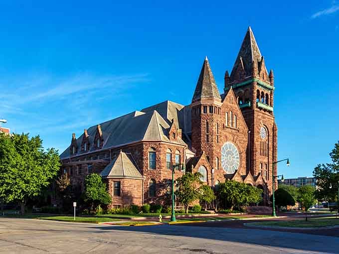 This stunning Romanesque beauty stands as proof that Galesburg takes its architecture seriously and its history even more so.