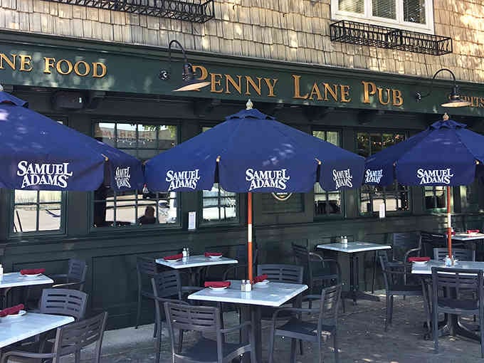 Those Samuel Adams umbrellas prove this pub knows how to blend American craft beer with English hospitality perfectly.