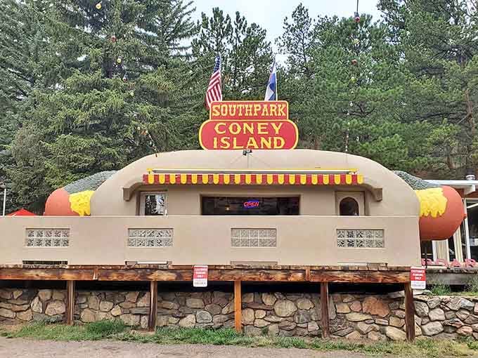 That's not a mirage shimmering on Highway 285, that's your lunch destination shaped like a giant hot dog.