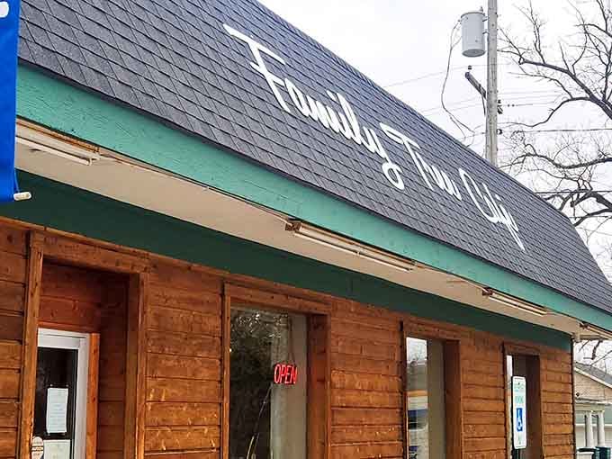 That wood-paneled exterior might look humble, but inside awaits breakfast magic worth bragging about to your neighbors.