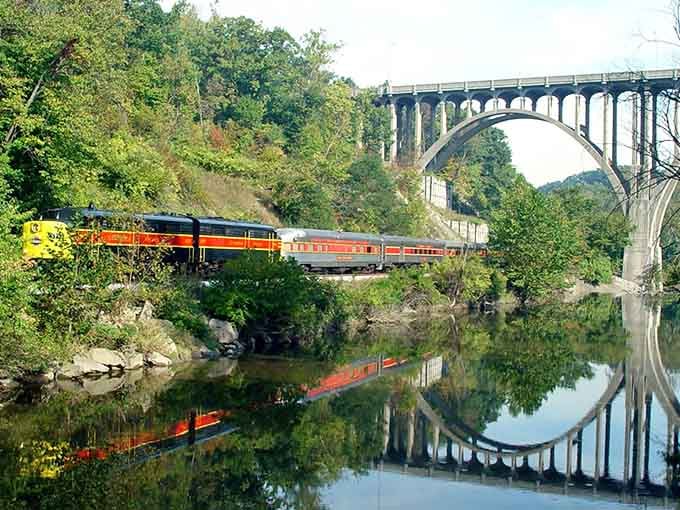 That iconic bridge reflection creates a perfect circle, proving Mother Nature moonlights as a geometry teacher.