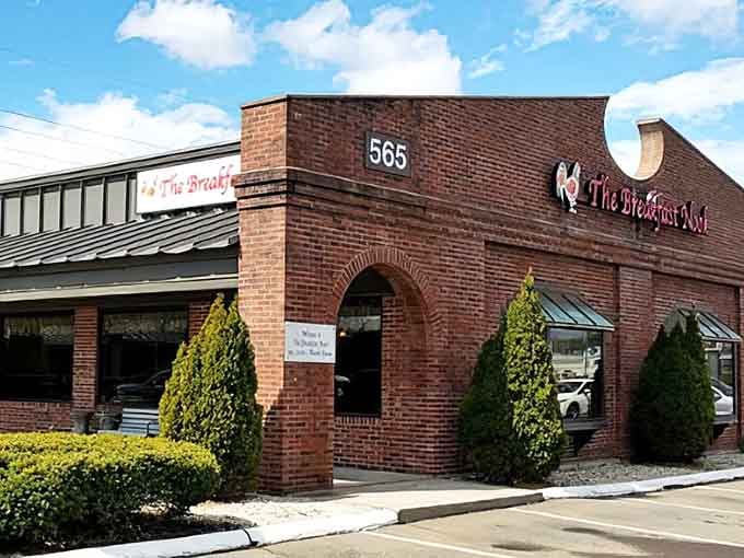 That brick exterior isn't fancy, but it's been calling to hungry folks like a breakfast siren song.