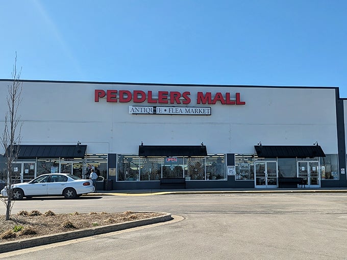 This Enormous Antique Store In Kentucky Is A Treasure Hunter's Paradise