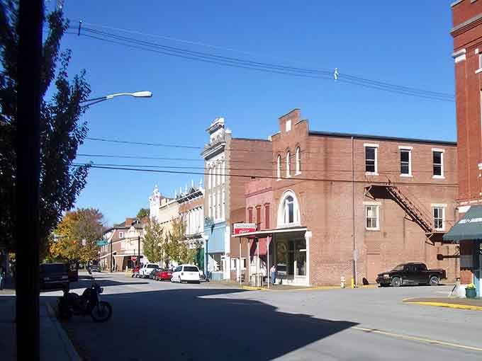 Main Street architecture that proves small-town Indiana can absolutely pull off sophisticated charm without breaking a sweat.
