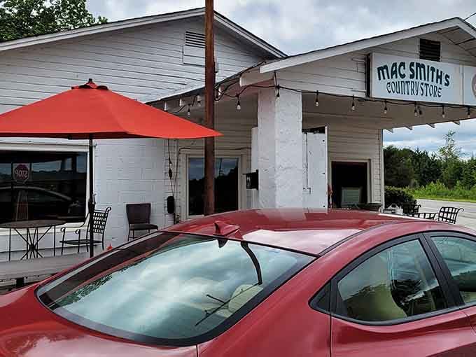 That unassuming white building with the front porch? It's hiding South Carolina's burger secret in plain sight.