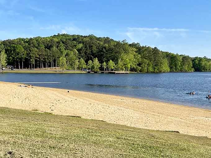This Hidden Inland Beach In Alabama Feels Exactly Like A Day At The ...