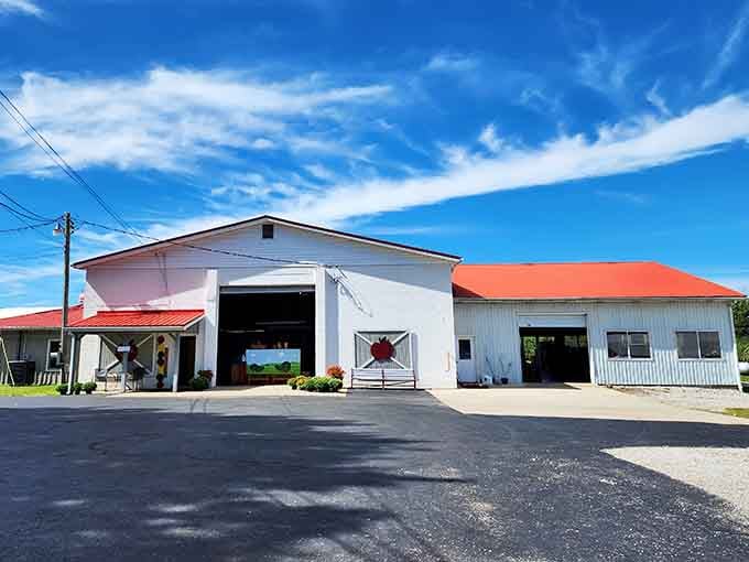 The farm's welcoming exterior promises fresh apples and fried pies, which is basically the Kentucky dream come true.