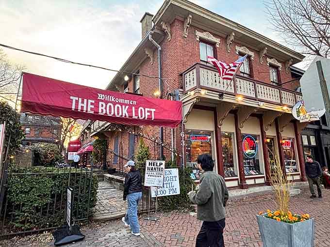 This Massive 32-Room Bookstore In Ohio Is Pure Magic