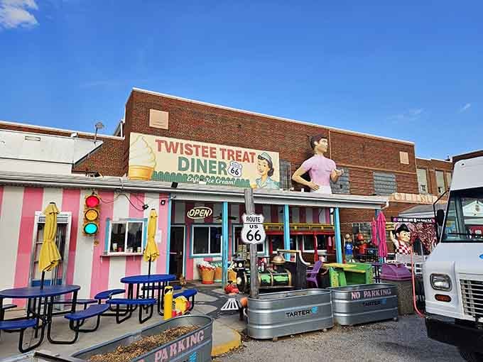 Colorful outdoor seating and quirky Route 66 decorations make this retro diner the perfect spot to enjoy your ice cream on sunny days.