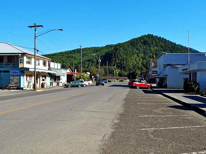 Main street Powers: where the speed limit is more of a gentle suggestion and rush hour involves maybe three cars.