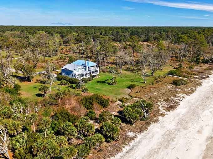 Tucked among maritime forests and sandy shores, island homes on Daufuskie offer the perfect blend of seclusion and stunning natural beauty.