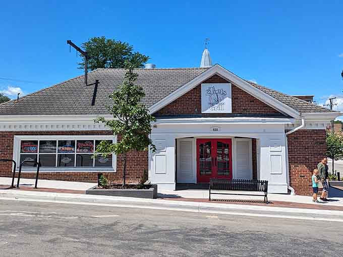 This Train Themed Restaurant In Illinois Is Pure Magic This Train Themed Restaurant In Illinois Is Pure Magic