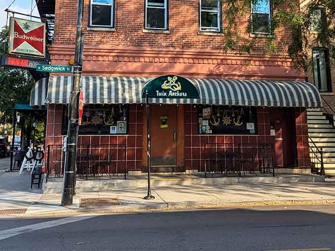 That striped awning has been beckoning hungry souls to rib paradise since before your favorite streaming service existed.