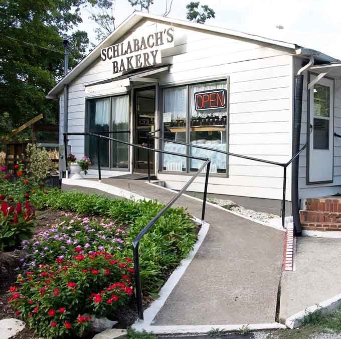 That modest white exterior hides a treasure trove of golden fried pies and fresh-baked happiness inside.