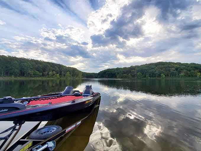 When the sky decides to show off its Michelangelo impression, smart anglers grab their gear and enjoy the gallery.