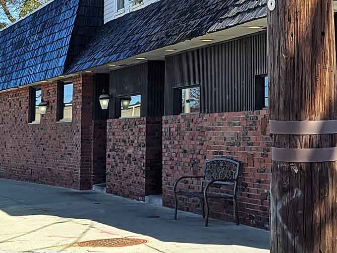 That vintage exterior promises serious eating ahead, and trust us, it delivers on every delicious promise.