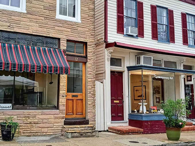 These perfectly preserved colonial storefronts feature classic shutters and charming awnings, inviting you to explore the unique shops lining Annapolis's historic streets.