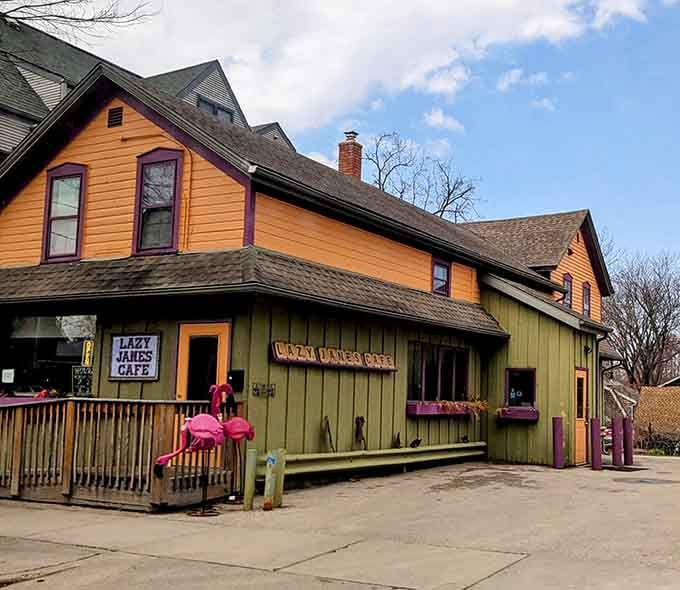That cheerful exterior isn't just inviting&mdash;it's practically demanding you come inside for pastries immediately.