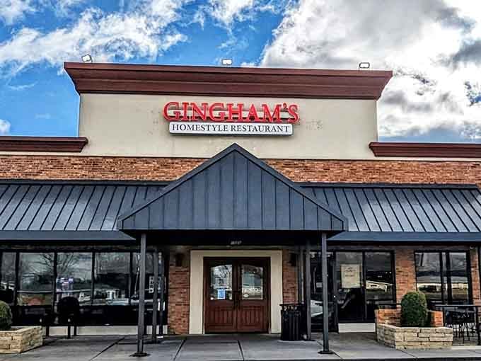 When a restaurant looks this inviting from the outside, your stomach starts making executive decisions before your brain catches up to the plan.