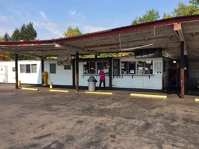 Wide-open spaces under a vintage canopy where time slows down and the only rush is deciding between onion rings or tater tots.