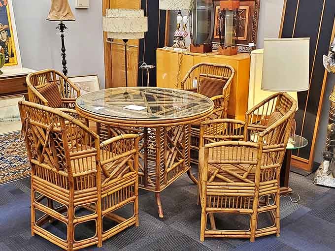 This rattan dining set screams 1970s Florida vacation vibes, complete with that unmistakable retro charm.