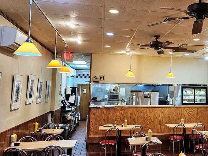 The open kitchen view means you can watch sandwich artists create masterpieces in real time, no museum required.