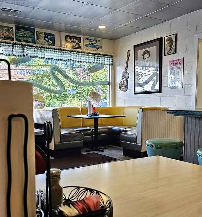Yellow vinyl booths and Elvis on the wall: some design choices are simply timeless, no matter what decade we're in.