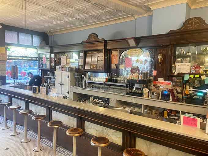 That marble counter has witnessed more first dates than a matchmaker and more satisfied sighs than a spa.