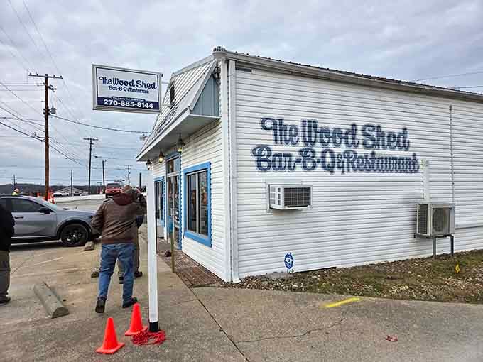 This white barn-style building proves that great food don't need fancy packaging, just good barbecue and Kentucky pride.