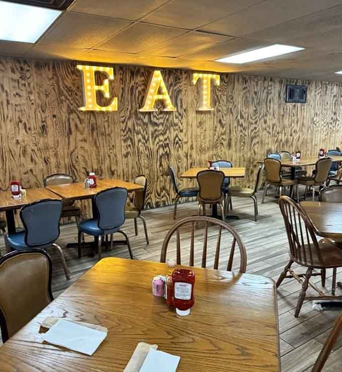 The "EAT" sign on the wall isn't a suggestion, it's a friendly command you'll happily follow.