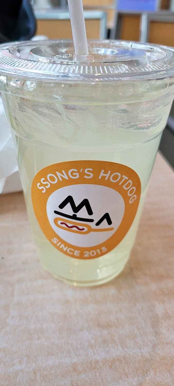 Even the lemonade gets the Ssong's treatment, served fresh and ready to cut through all that delicious fried goodness.